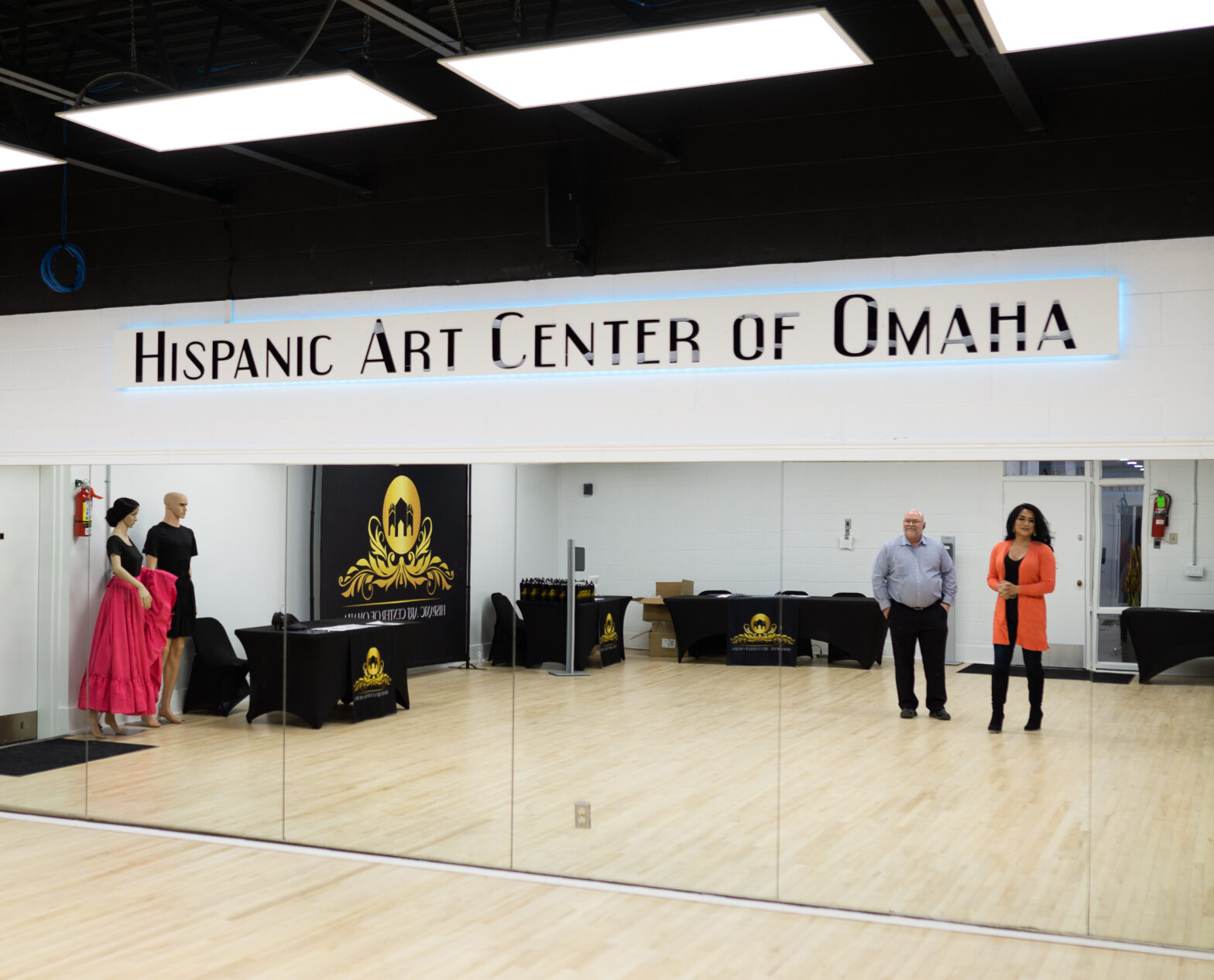 Leah Schneider Moreno Opens Hispanic Art Center of Omaha - el perico